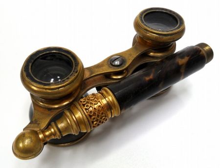 Modern opera glasses - soliddon